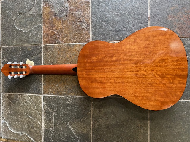 B-STOCK - Nylon Strung Guitars