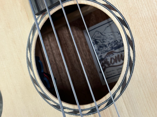 Bromo BAT8EFL Fretless Mini Acoustic Bass