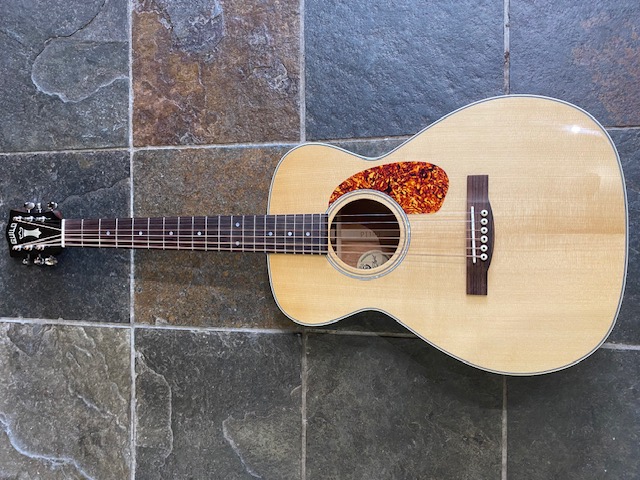 Guild M140 Natural