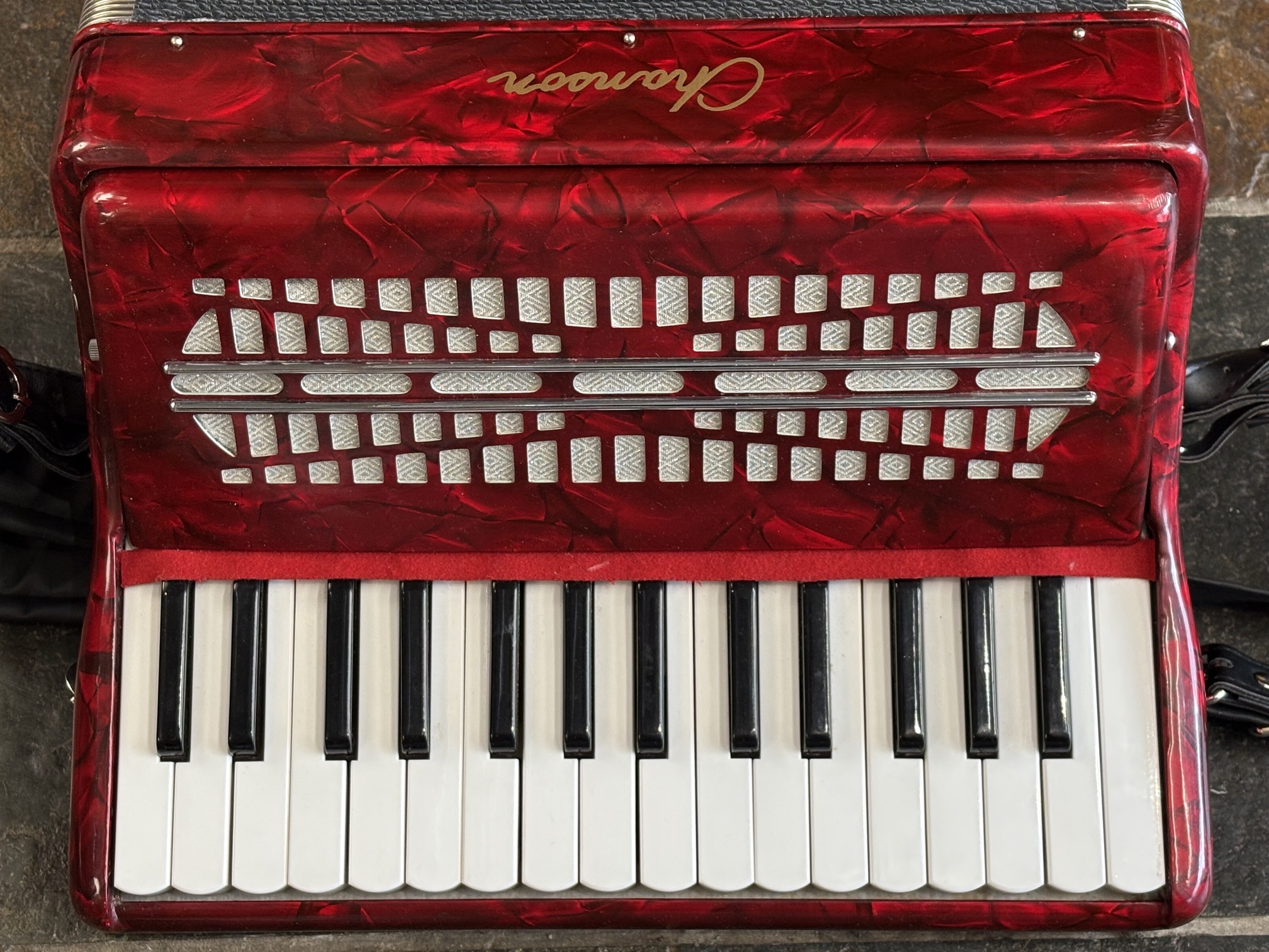 SH Chanson 24 Bass Accordion
