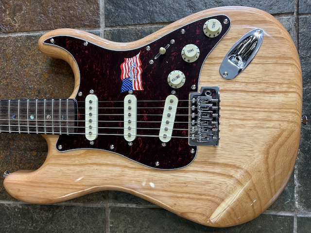 SX 8666R Swamp Ash Strat Nat